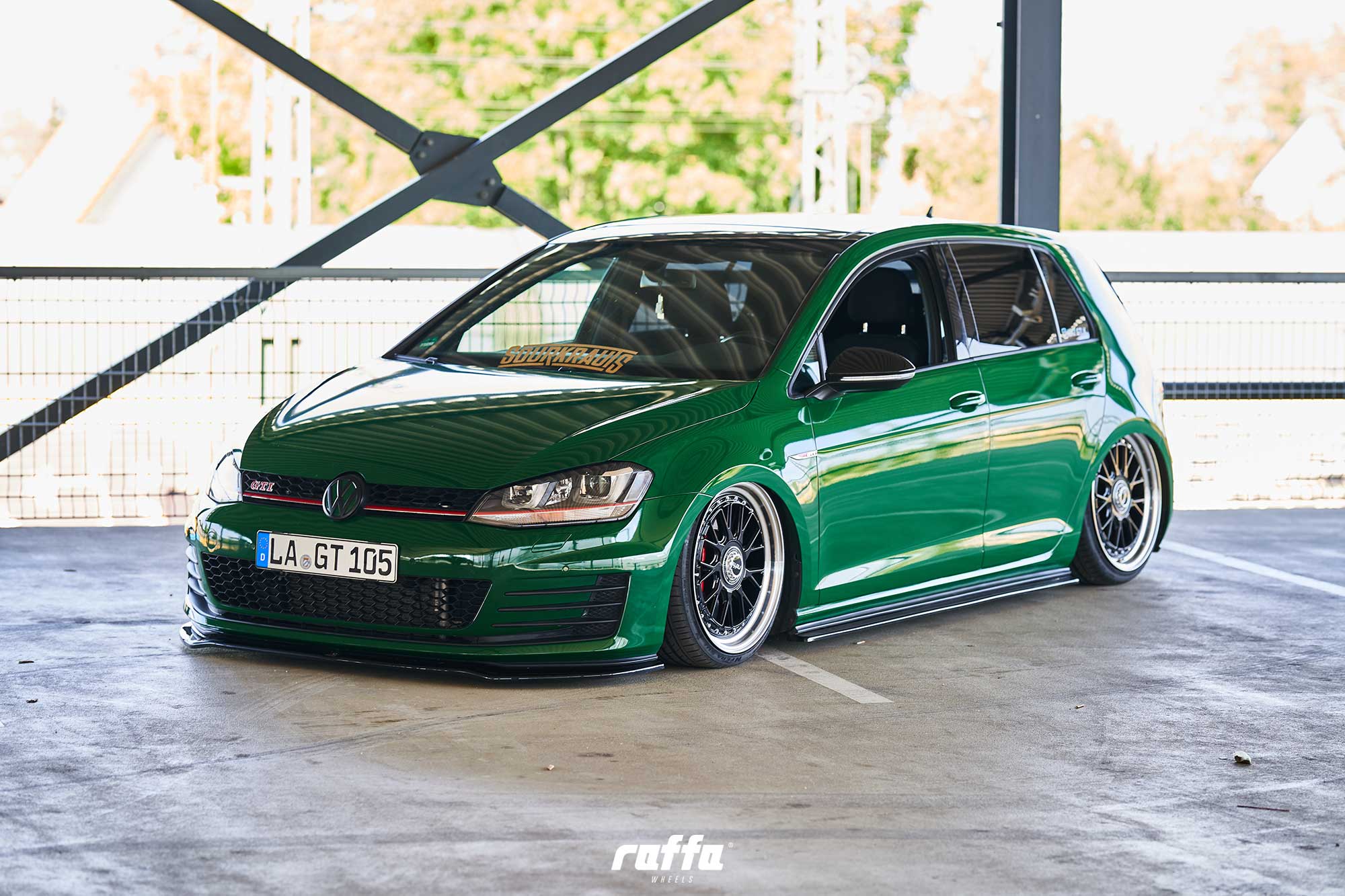 VW GOLF GTI-RS03 BLACK DIAMOND CUT WITH BIG CAP - raffa wheels